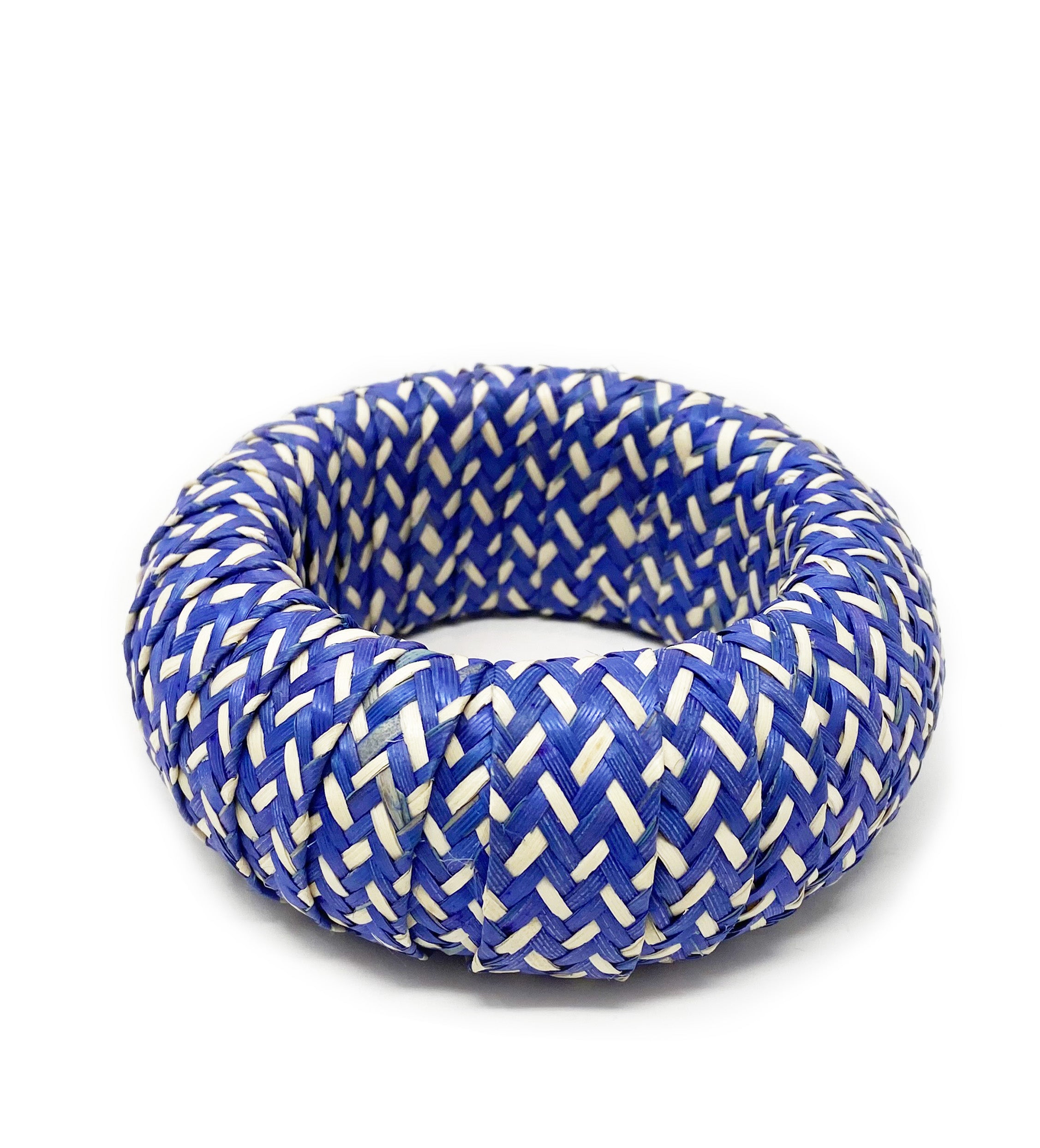 Cana Flecha Large Bangle: Blue and White – Ibu Movement